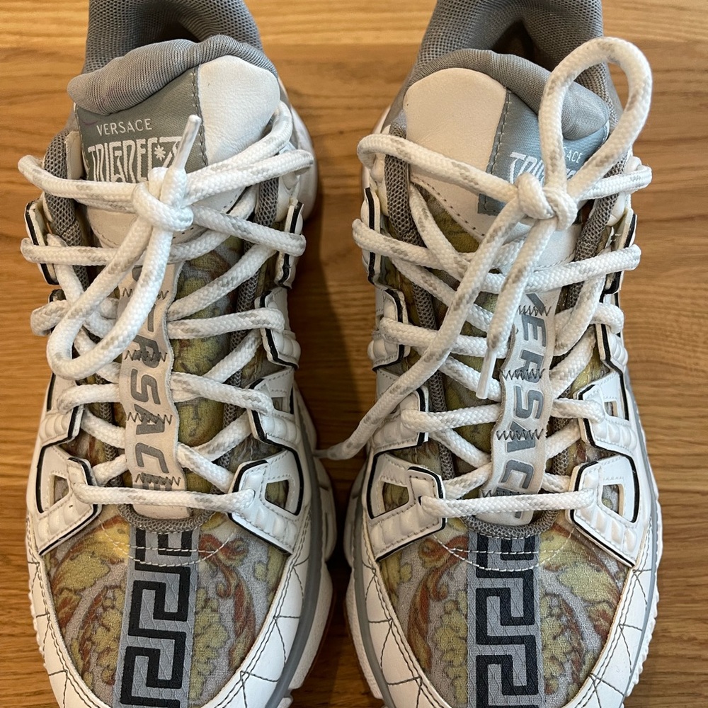 Versace Trigreca Sneaker In White And Grey! Lightly W… - Gem